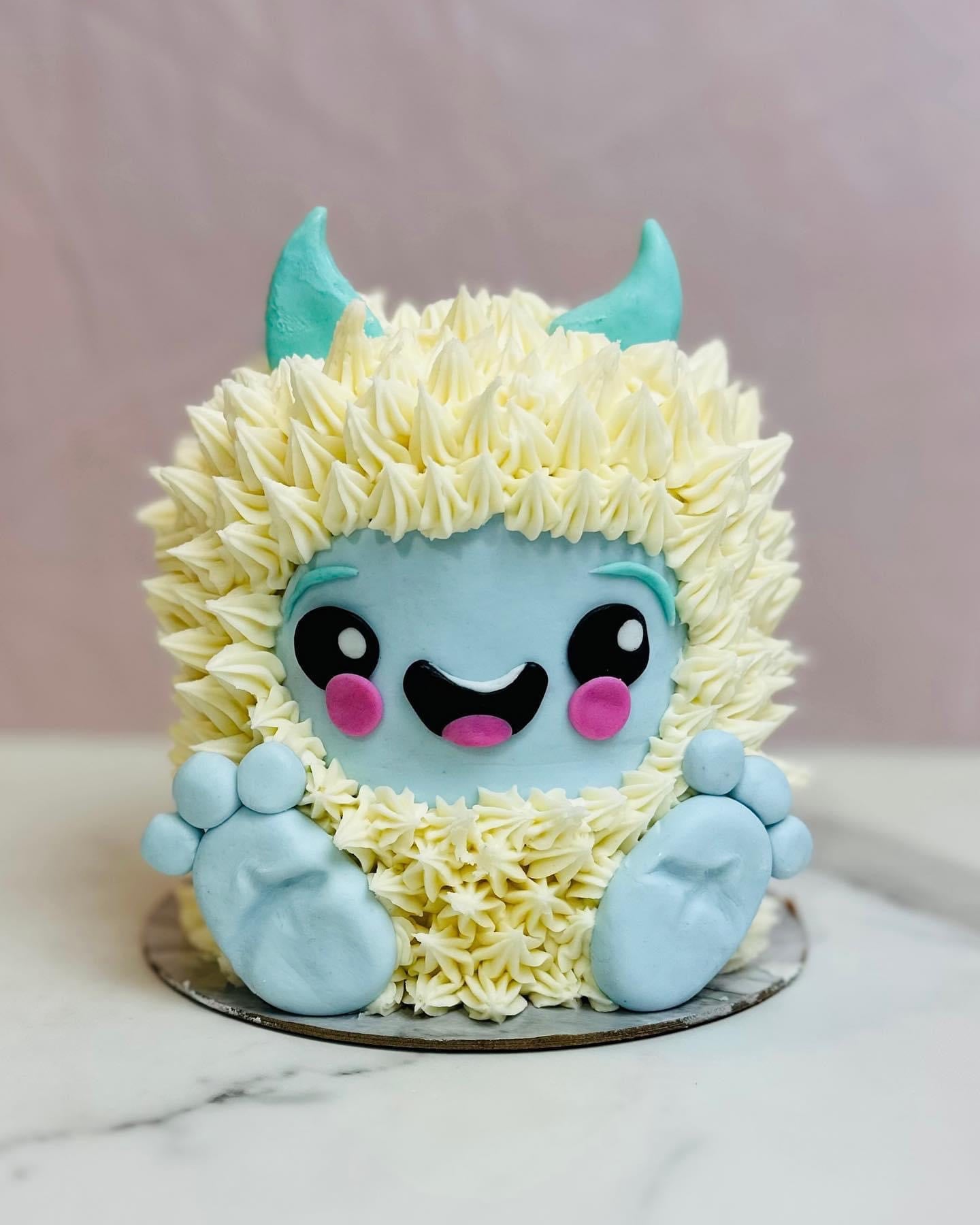 Yeti Cake Class | Darlin Bakery & Cafe